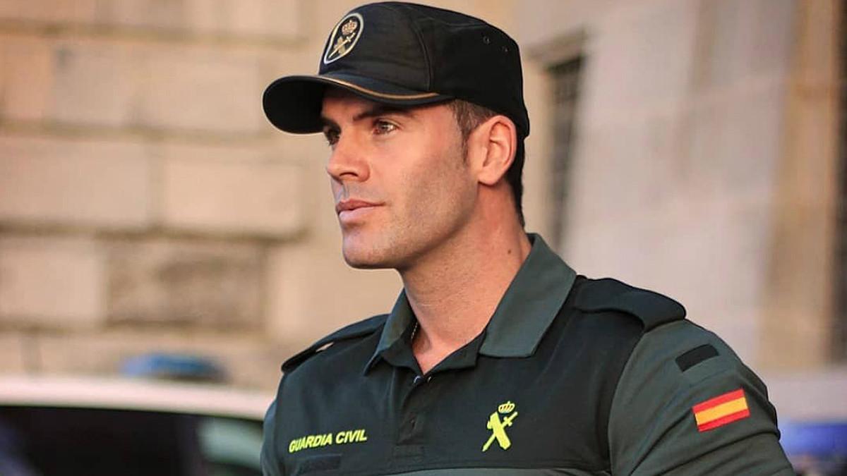 La Guardia Civil vuelve a calentar Twitter con la foto de uno de sus ...