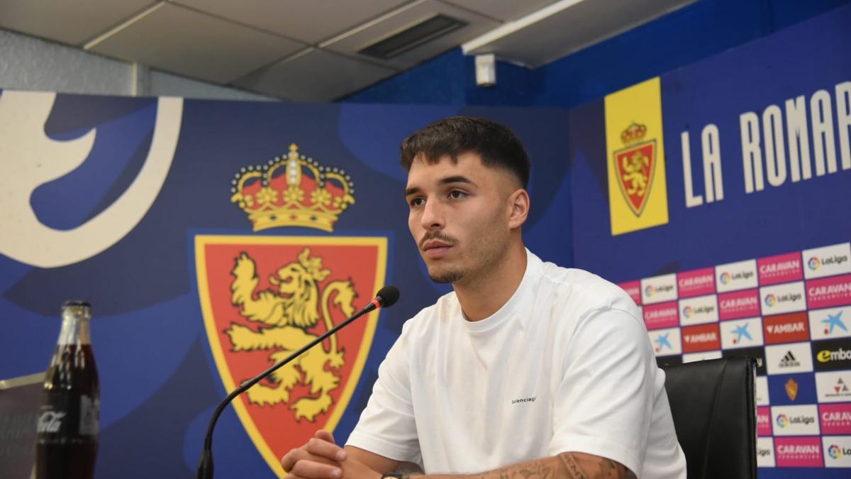 Lluís López: "Estoy feliz, siempre quise quedarme en el Real Zaragoza"