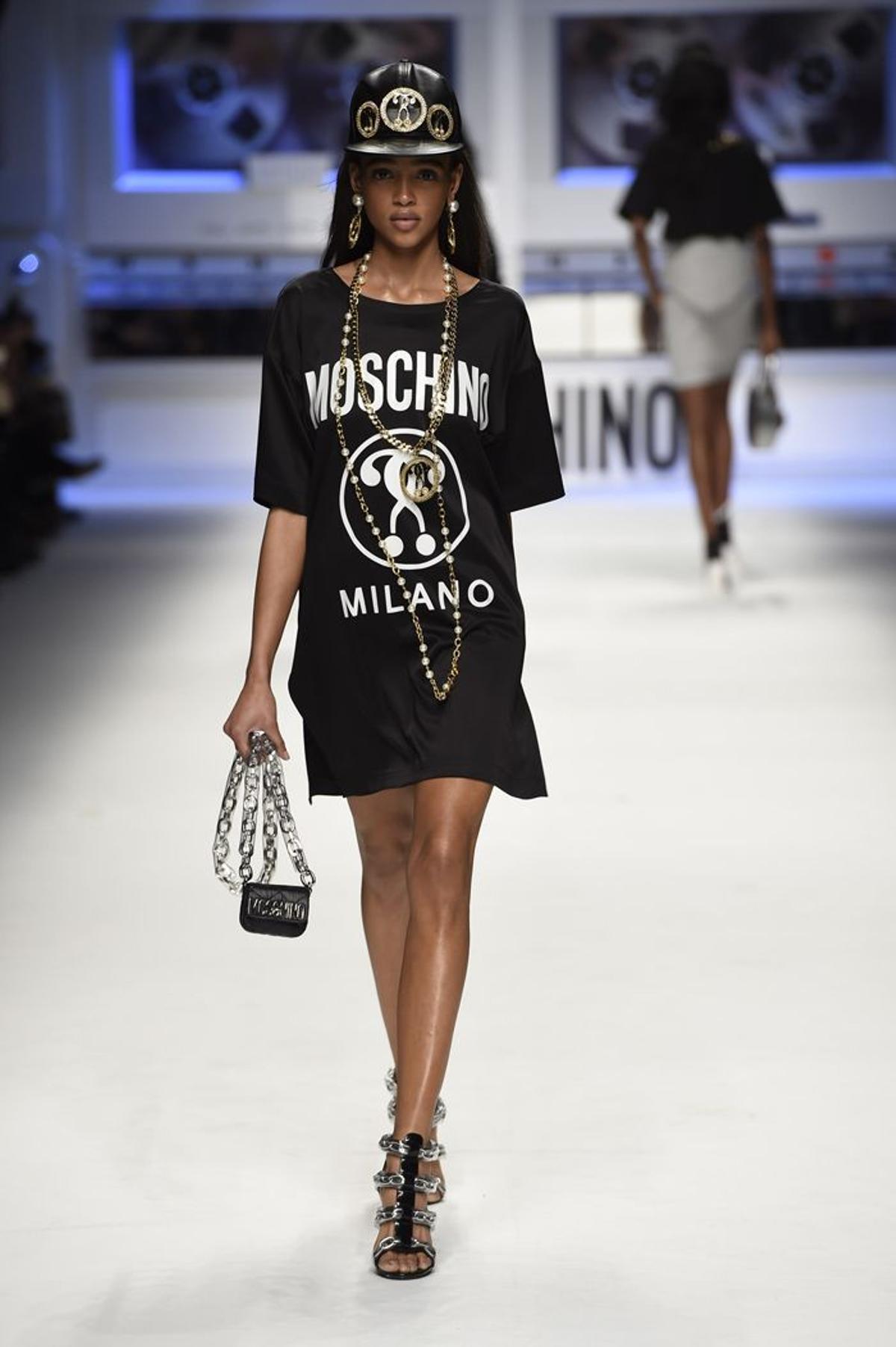 Moschino otoño-invierno 2015/2016, versión dibujo animado - Woman