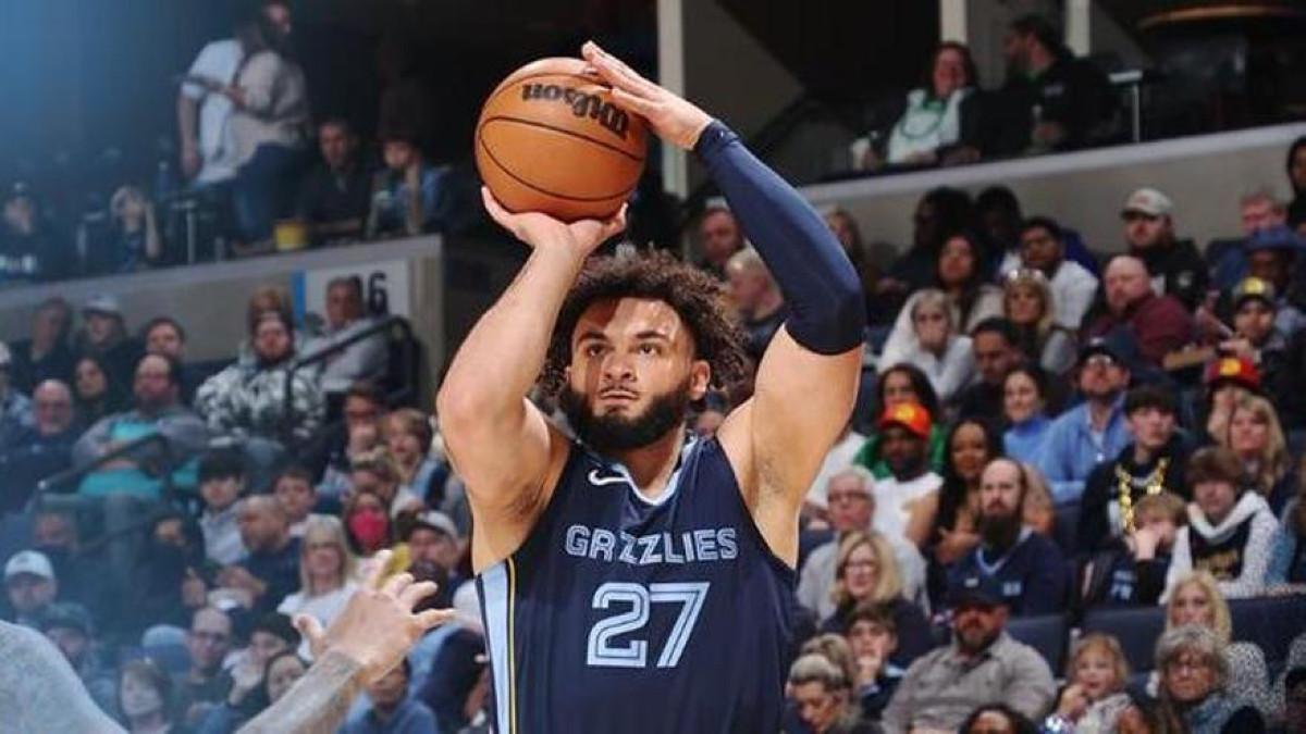 Unos Grizzlies sin Doncic ni Irving derrotan a los Mavs 112-108