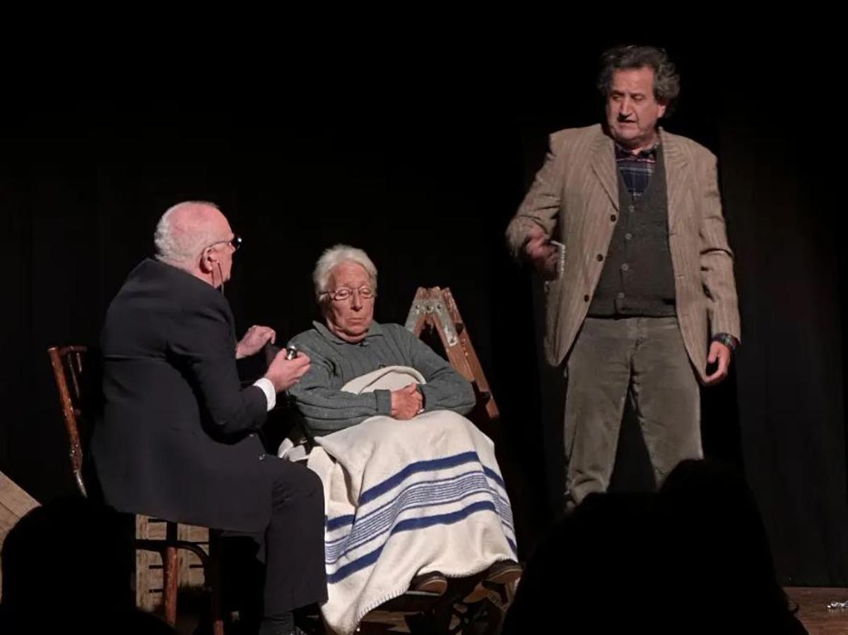 CRÍTICA DE TEATRE: Concurs de Fals (Bages) "El somni americà s'esberla ...