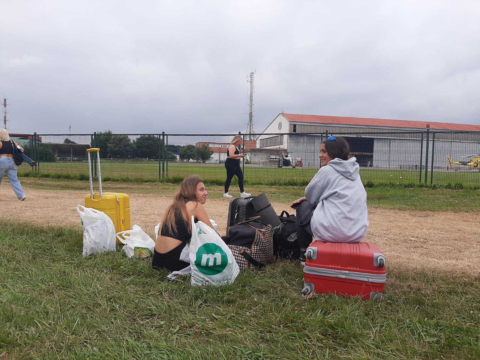 Los primeros "bombis" ya están en Llanera para acampar en La Morgal ...