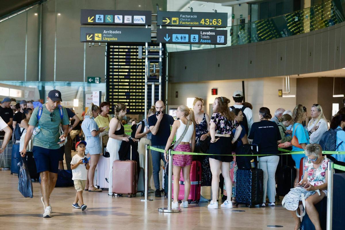 AEROPUERTO VALENCIA: Récord de pasajeros en 2024 mientras se ultima su ampliación