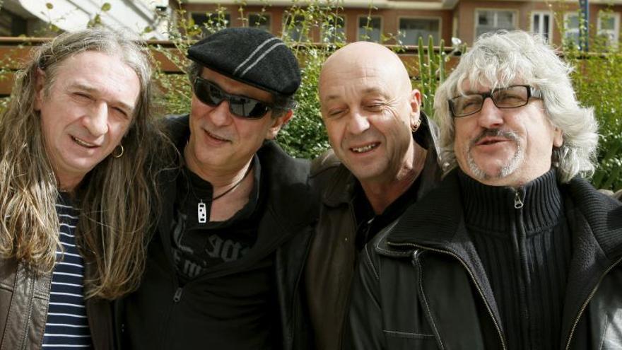 Fallece a los 58 años Tony Urbano, mítico bajista de Leño