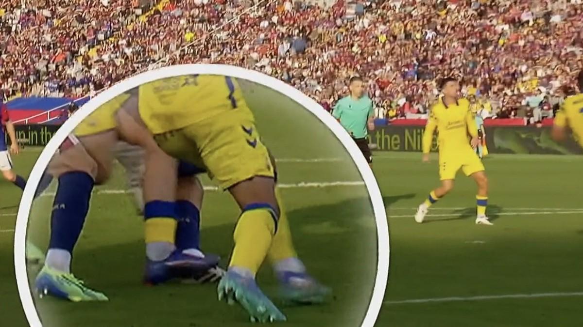 La 'excusa' de Cordero Vega para no pitar penalti