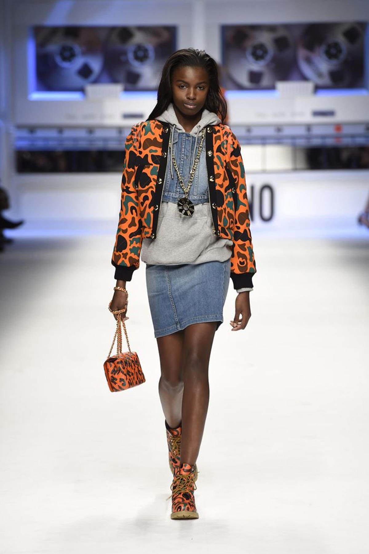 Moschino otoño-invierno 2015/2016, versión dibujo animado - Woman