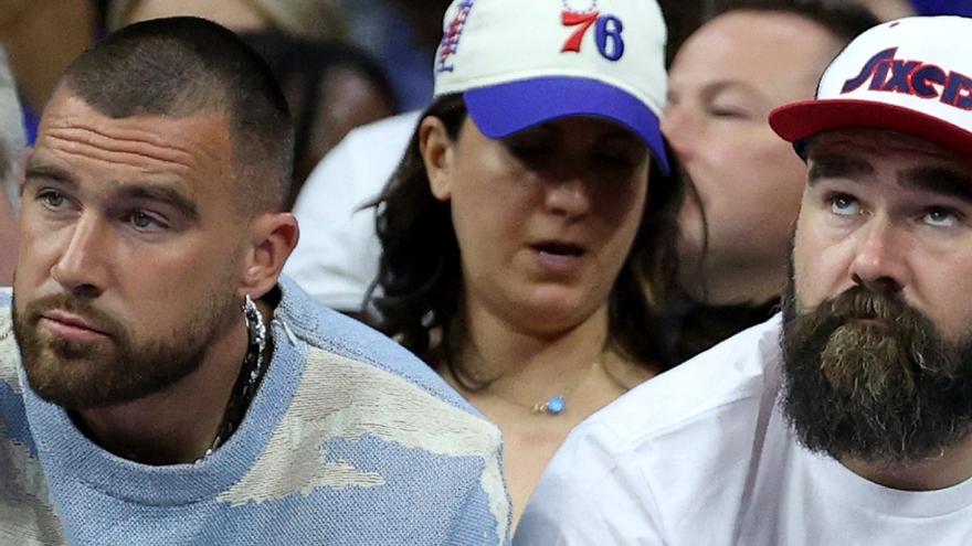 TRAVIS KELCE HERMANO | La verdadera relación de Travis Kelce con su hermano desde que conoció a ...