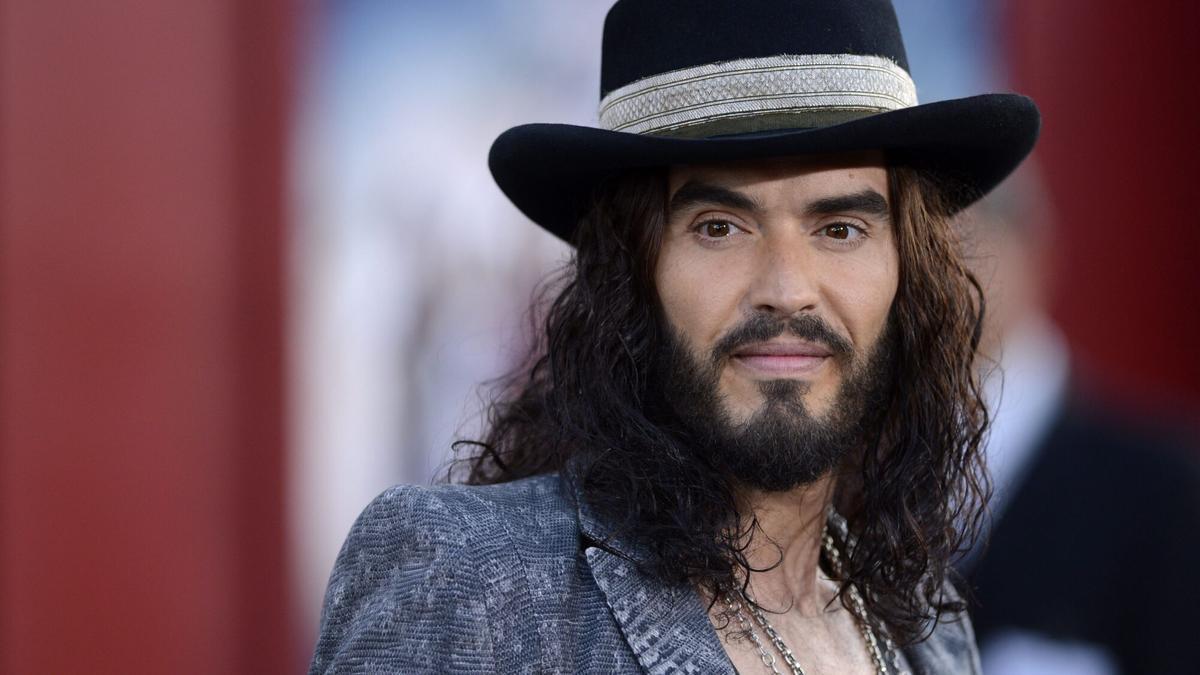 El actor británico Russell Brand, acusado de violación y agresión a ...