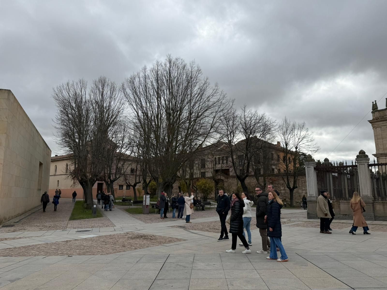 La ciudad, llena de turistas en el puente festivo