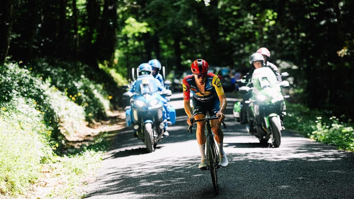 Ayuso reaviva las aspiraciones valencianas en el Tour de Francia