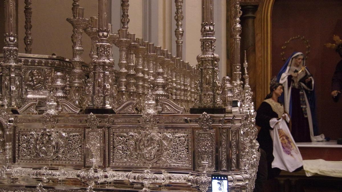 Semana Santa de Málaga 2022 | Salutación presenta el cajillo del trono ...