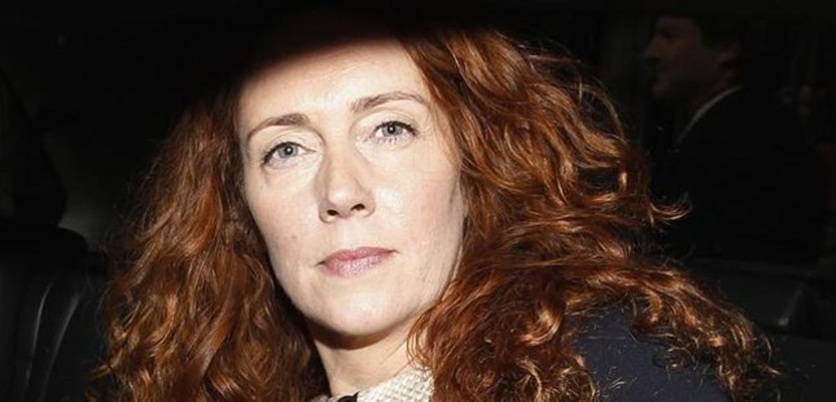 La fiscalía inculpa a Rebekah Brooks y Andy Coulson