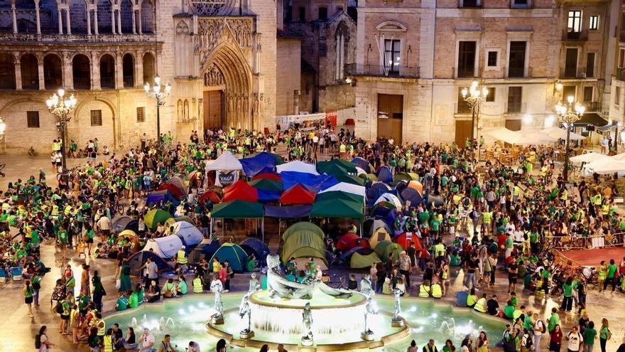 Dentro de la acampada educativa de València: “Buscamos ocupar un ...