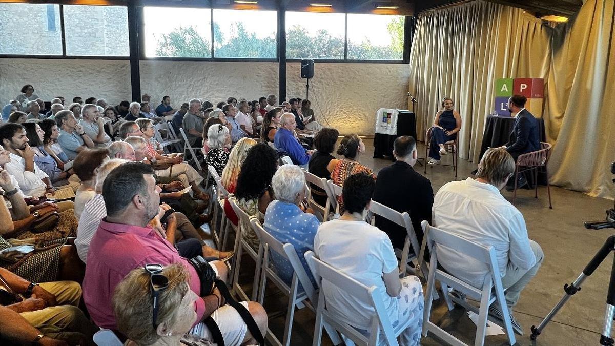 Eva Trias presenta l'"alternativa" de canvi polític a l'Escala per al 2027