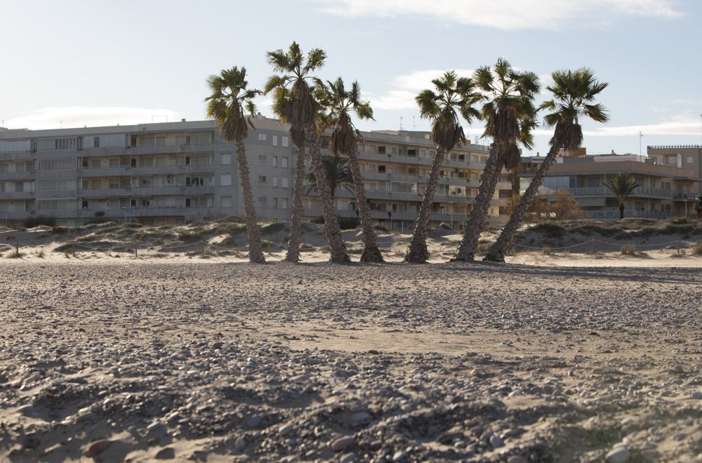 Sigue el avance de las piedras en la playa de Canet d'En Berenguer