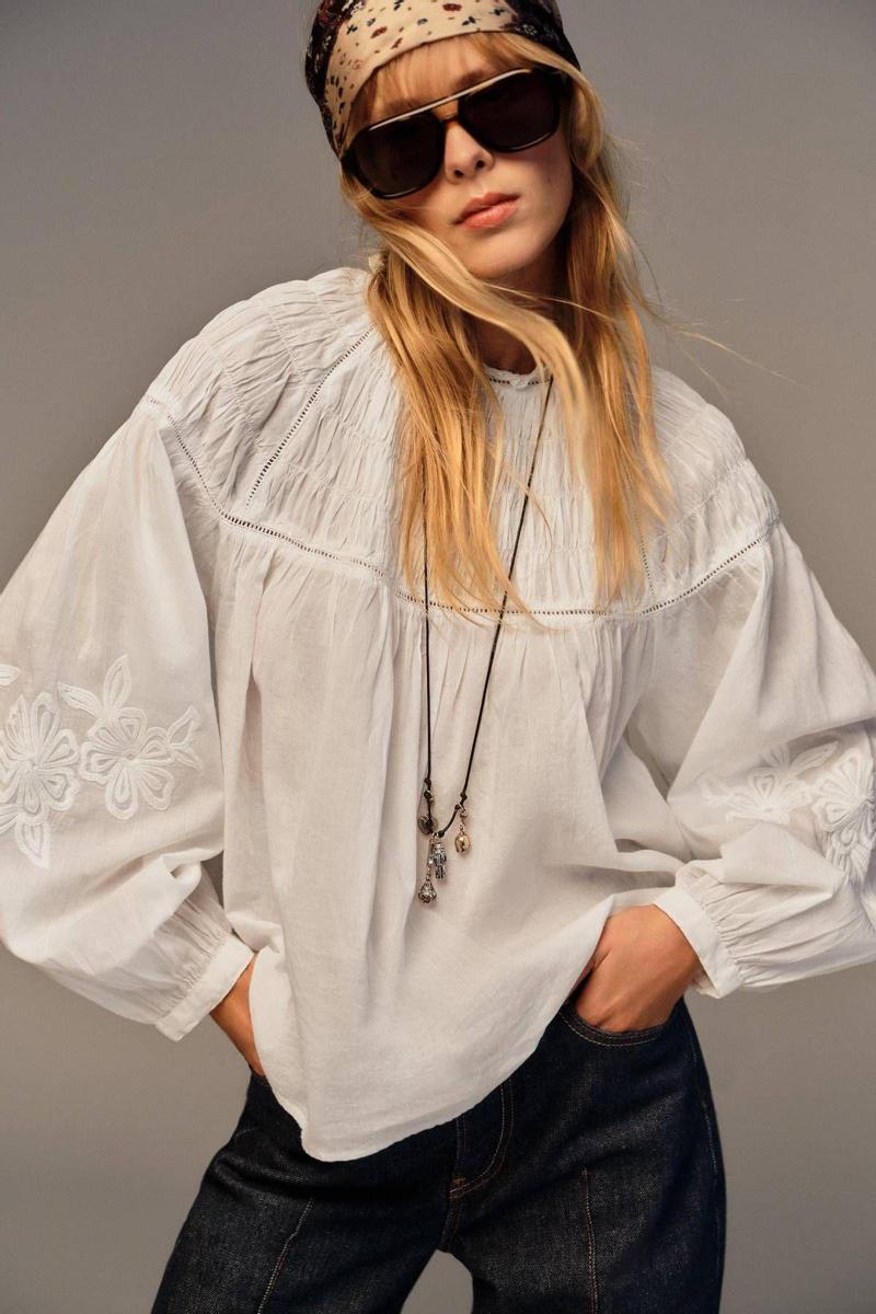 CAMISAS BLANCAS ZARA | Acaban de aterrizar en Zara 6 camisas blancas románticas que parecen de ...