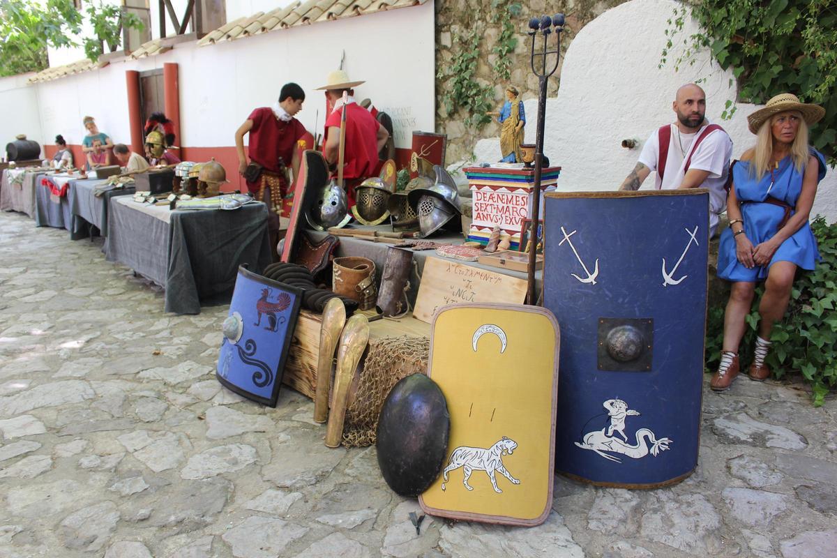 Festum recrea una calle romana en Almedinilla - Diario Córdoba