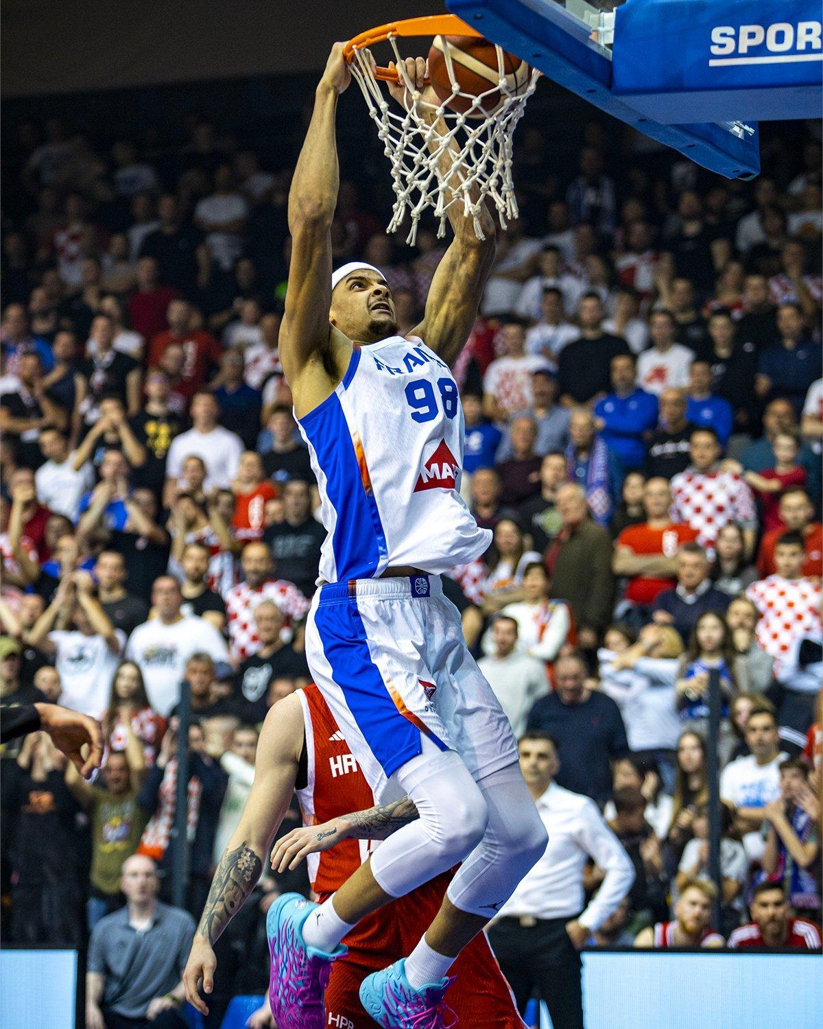 Kameron Taylor y Neal Sako, primeros fichajes del Valencia Basket en ...