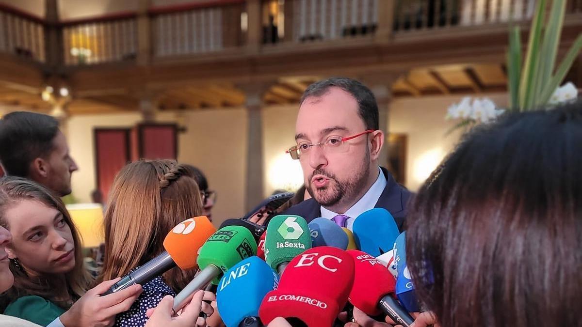 Barbón vuelve a contagiarse de covid: "Me hice un test tras encontrarme ...