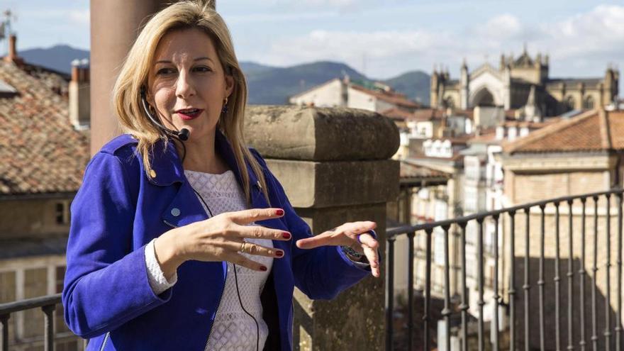 Eva G. Sáenz de Urturi: "No he vivido el momento Cenicienta"