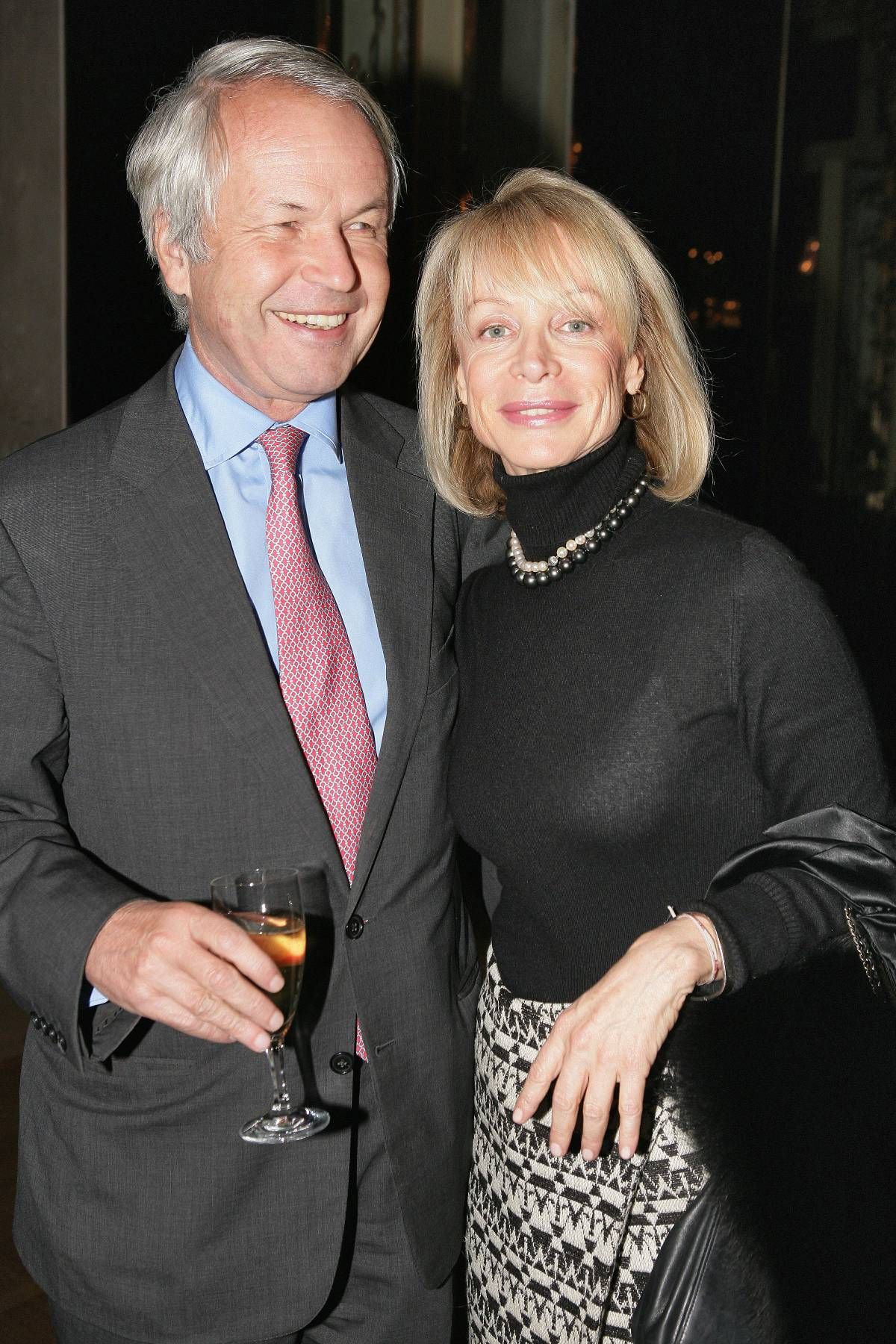 BAILE DEBUTANTES PARIS | Una Borbón y una artista: las dos españolas ...