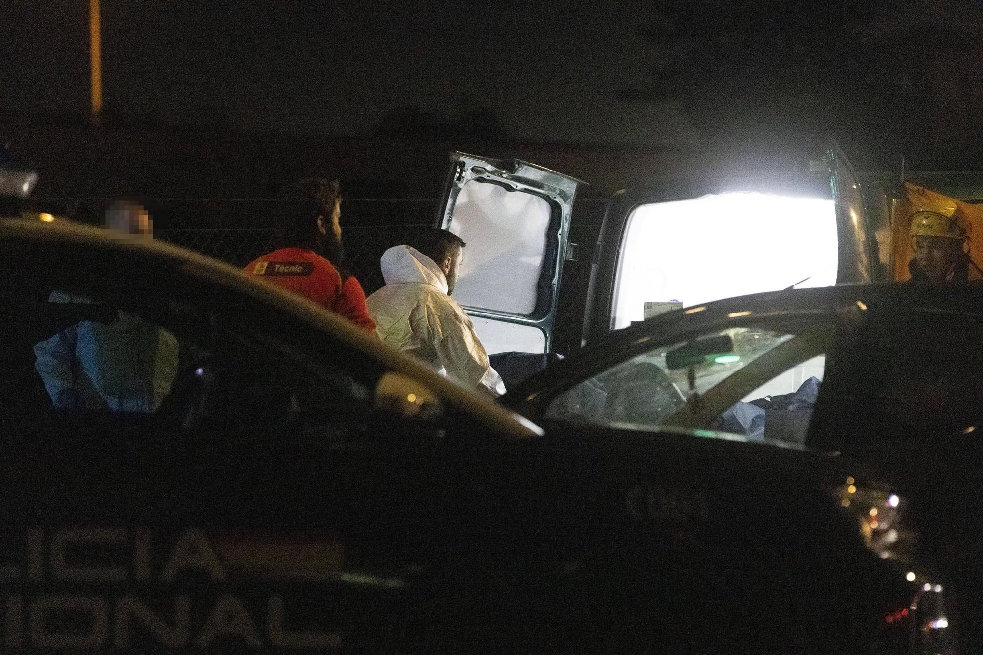 Un Hombre Mata A Su Pareja A Puñaladas Delante De Su Hija Pequeña