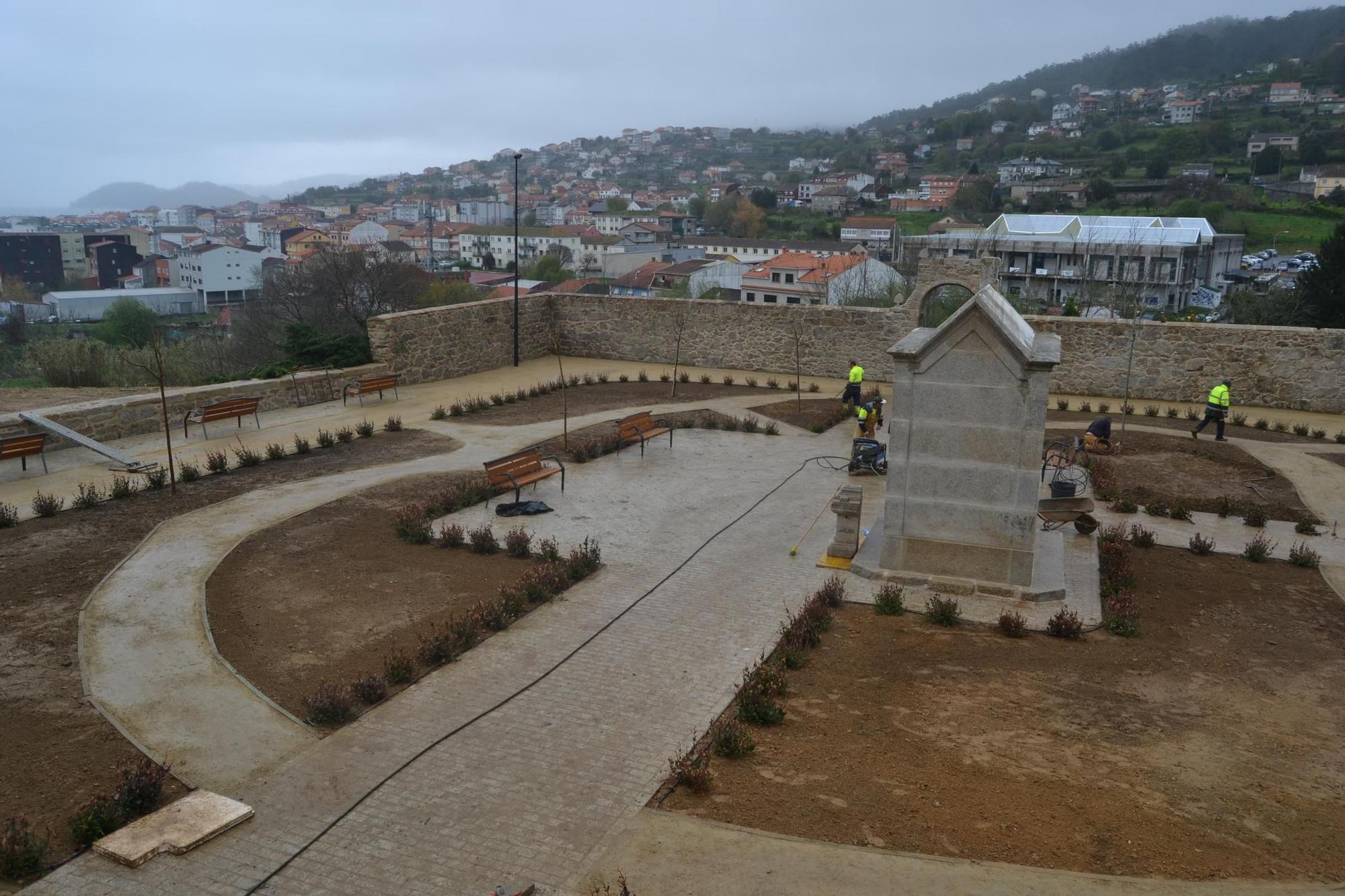La transformación en imágenes del antiguo cementerio de Bueu