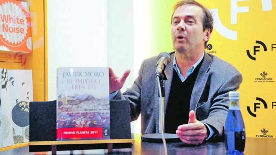 Javier Moro: «"El imperio eres tú" es una historia real dramatizada»