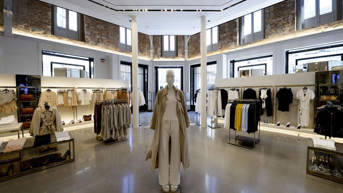 Zara inaugura su nueva flagship store. - Woman