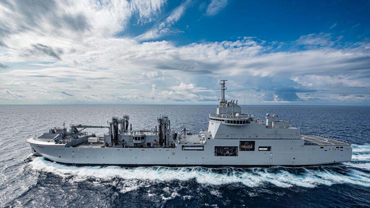 Un gigante francés en el puerto de Alicante: el buque de guerra Jacques ...