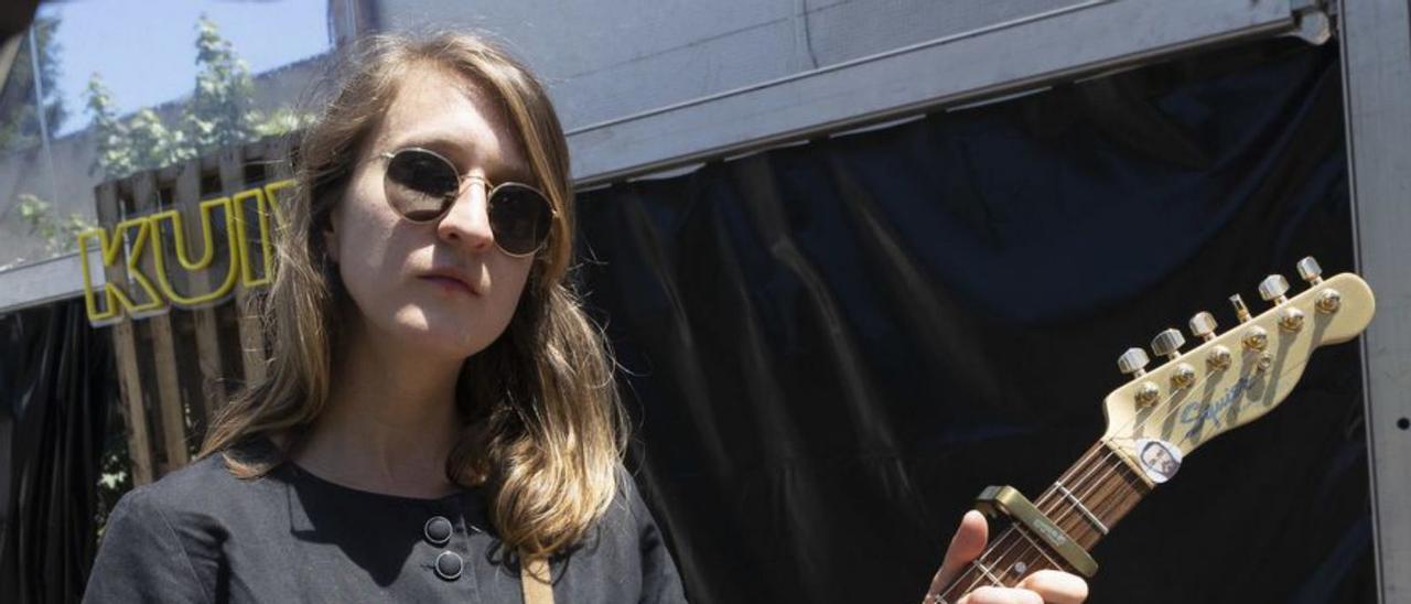 El "punk psicodélico freudiano" de Fee Reega engancha al público del ...