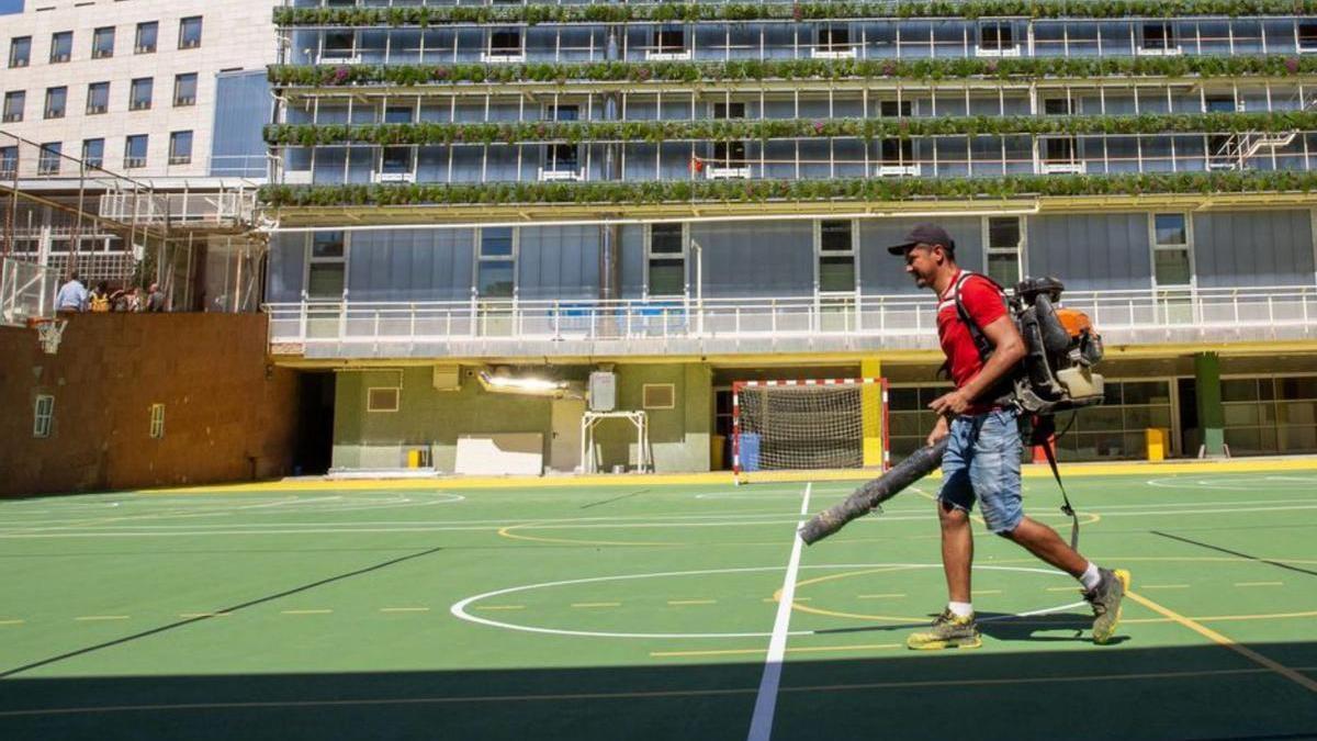 El pavelló de L’Illa estrena nova imatge i duplica la capacitat