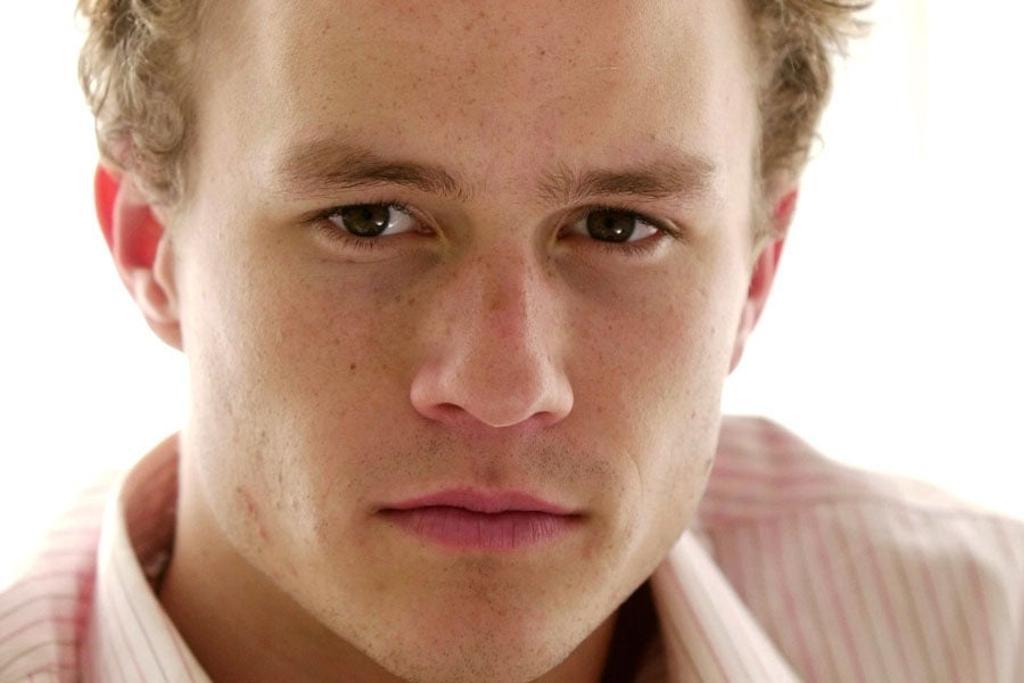Hallan muerto al actor Heath Ledger - Cuore