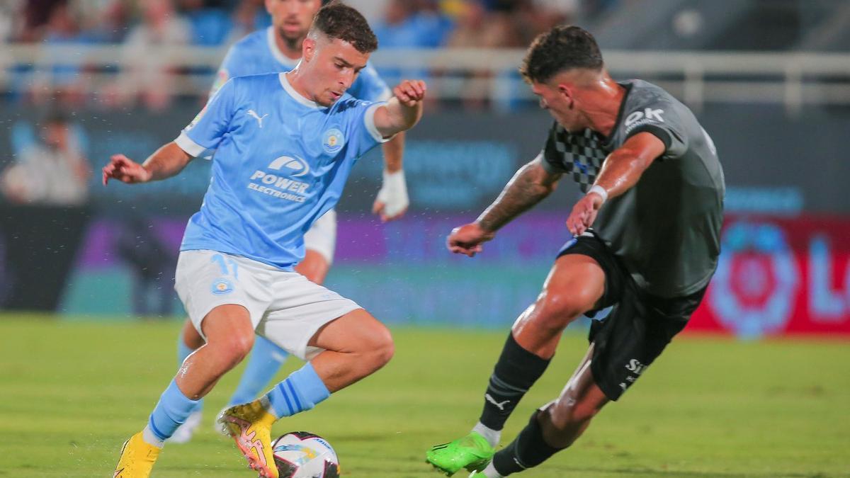 La UD Ibiza cede a Armando Shashoua al Córdoba hasta final de temporada