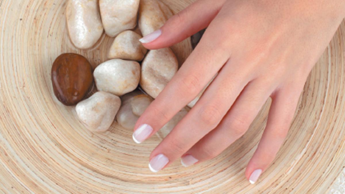 Manos y pies a la última - Woman