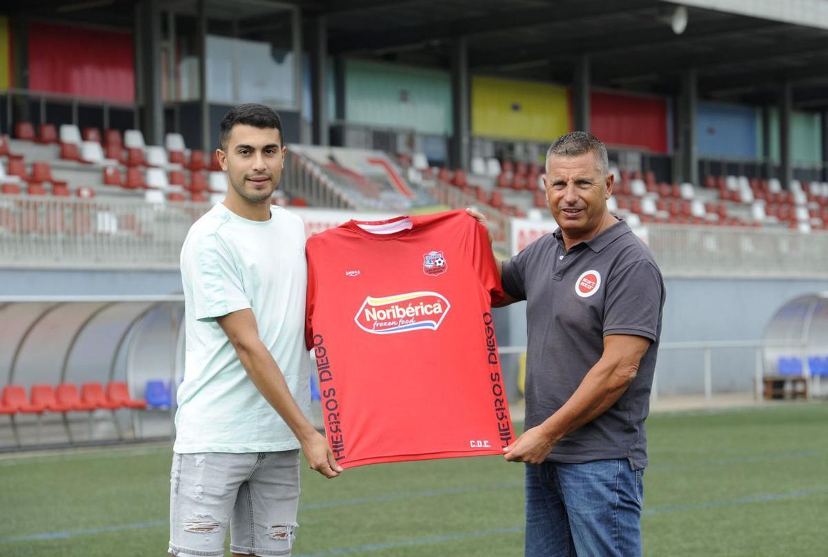 El Estradense ficha a Elías Reyes