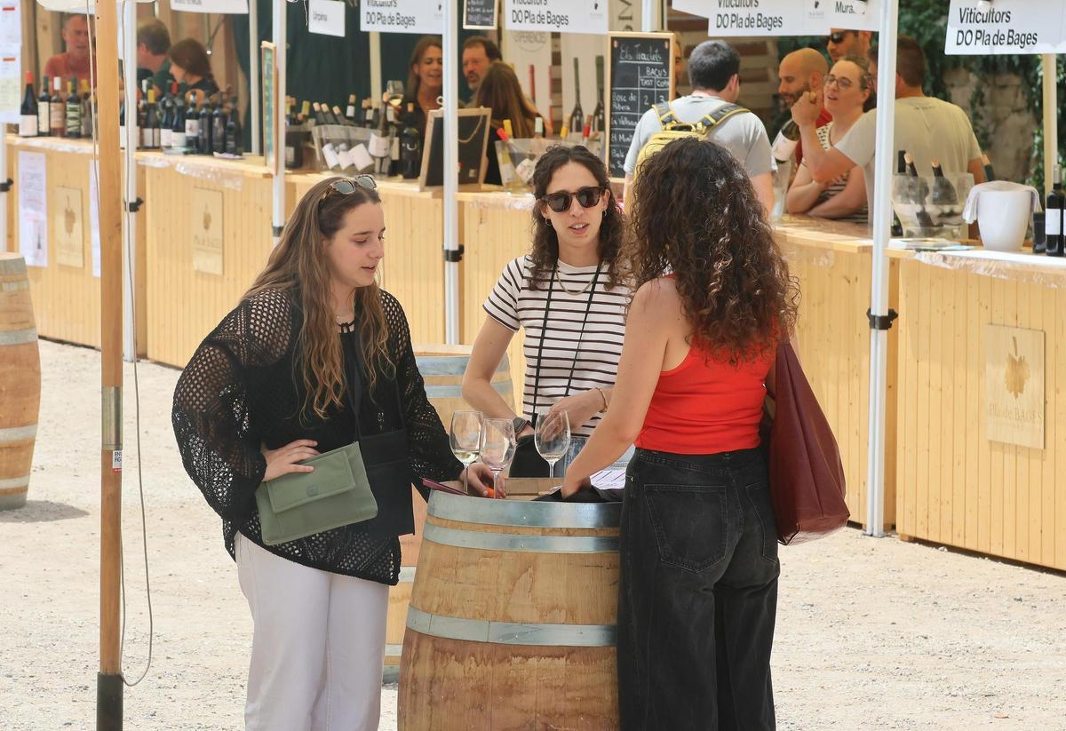 Les imatges de la mostra de vins de la ViBa al Pati del Casino de Manresa