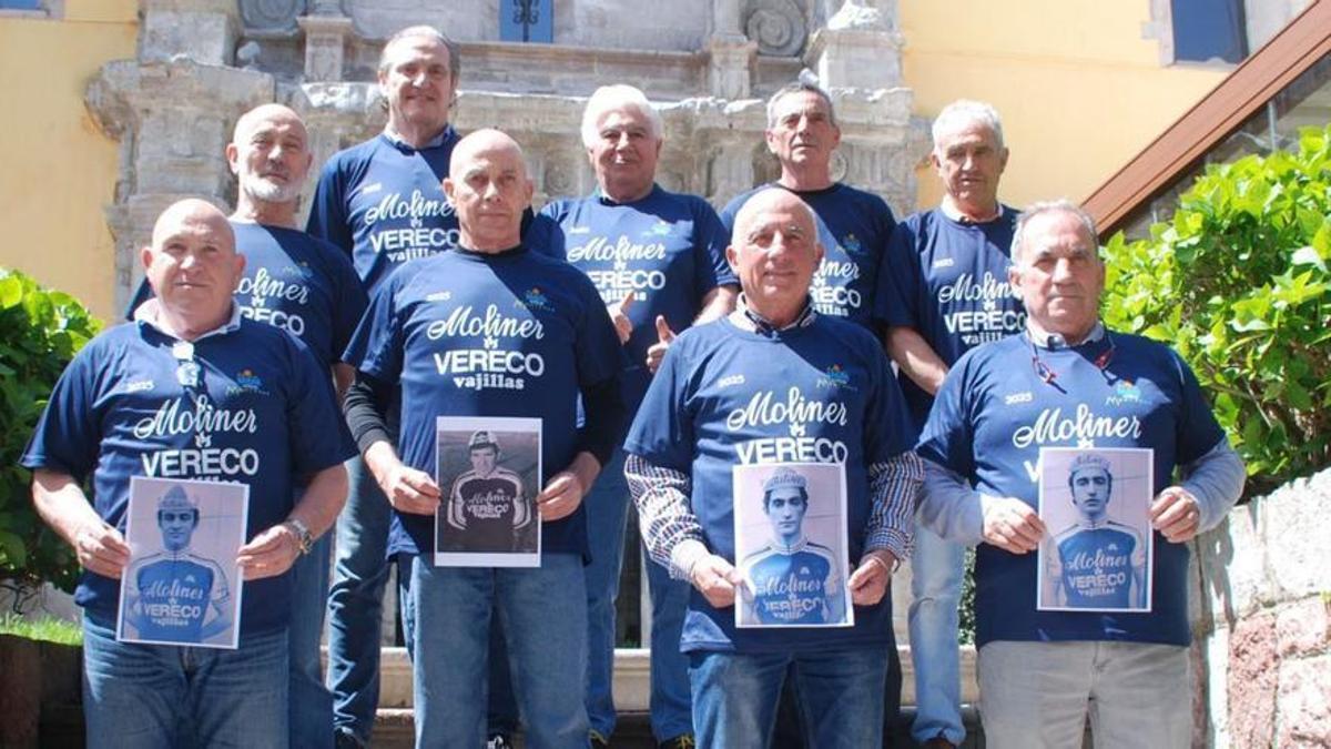 Reunión de históricos ciclistas en Llanes: "De aquella cobrábamos poco ...