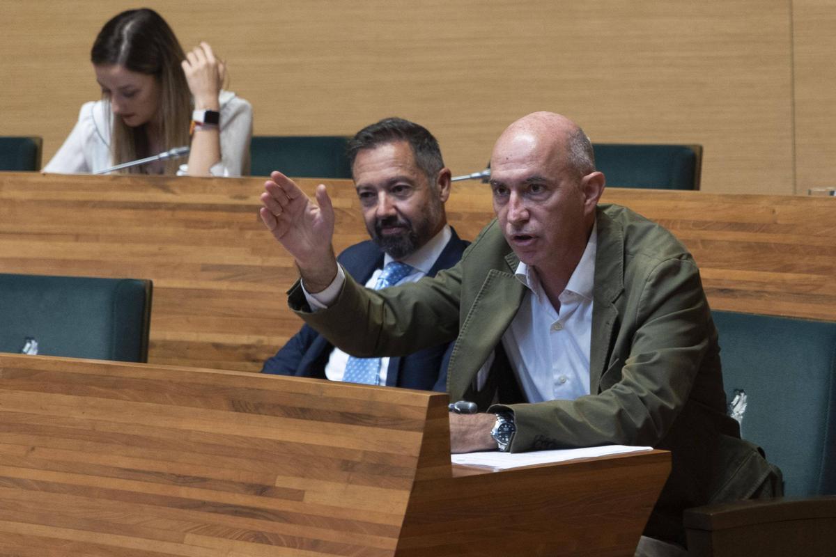 Cinco concejales piden permiso para trabajar al margen de su cargo público