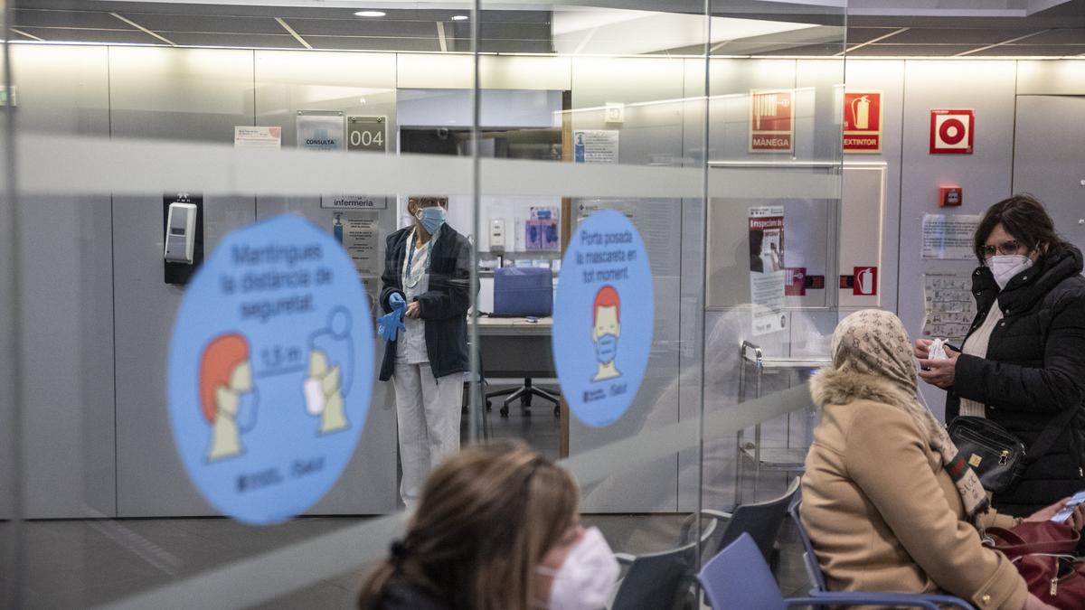 Les infeccions respiratòries tensen les urgències de primària al CAP ...