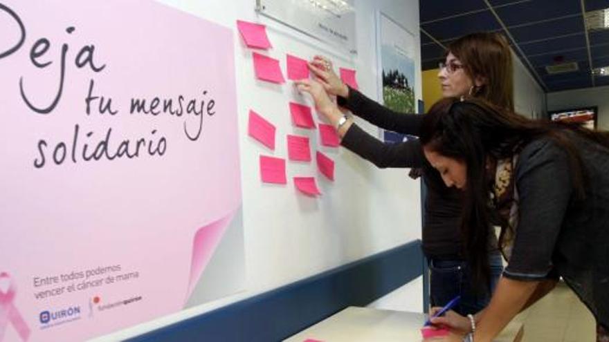 Un mural de mensajes solidarios contra el cáncer