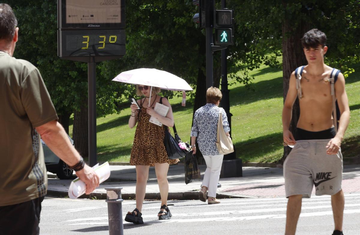 EN IMÁGENES: Tercer día de ola de calor en Asturias, con máximas de 40 ...