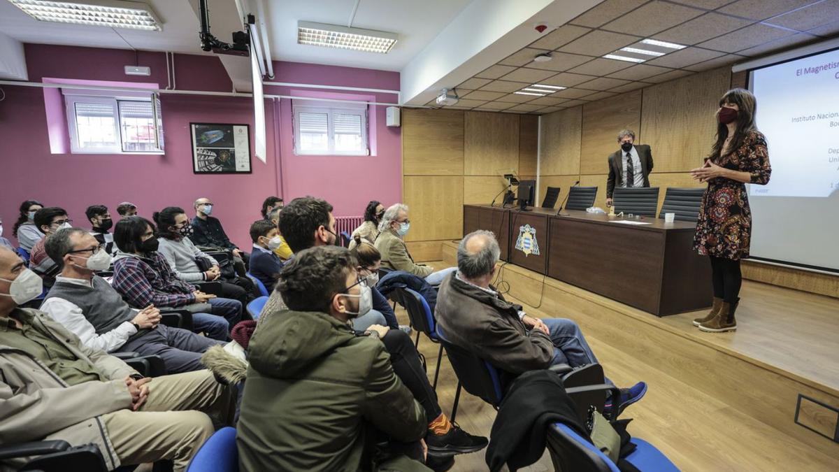 El físico Ron Goldfarb llena la Facultad de Ciencias - La Nueva España
