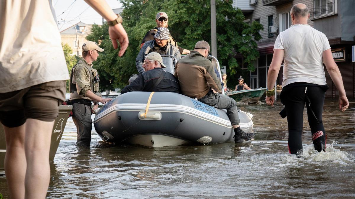 Los rusos elevan a 35 el número de muertos tras la voladura de la presa ...