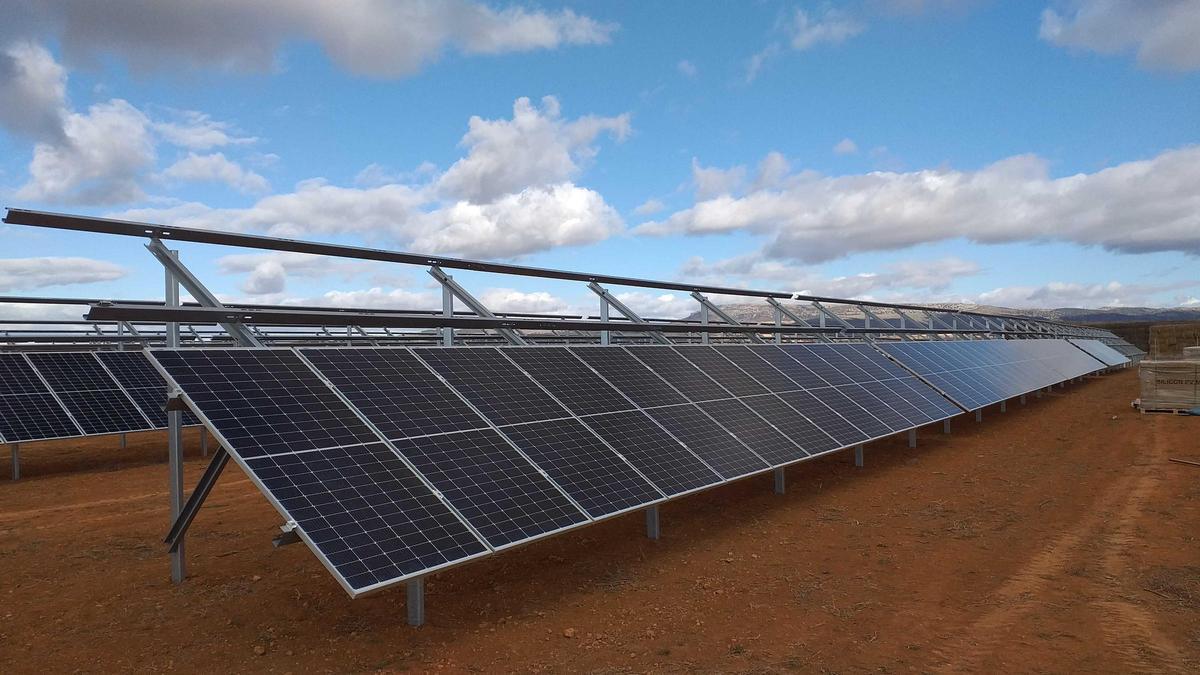 Alusín proyecta un banco de pruebas de sus estructuras para paneles ...