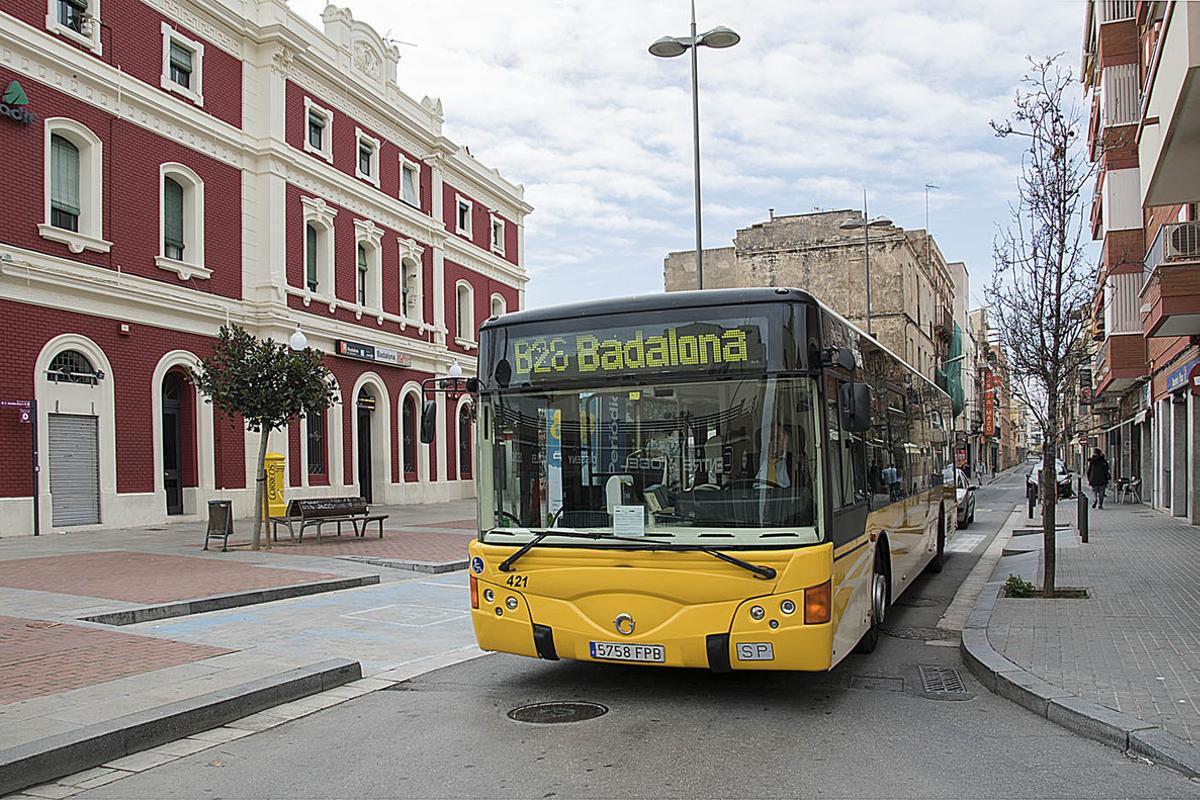 Veïns Badalona, satisfets amb transport públic i servei aigua