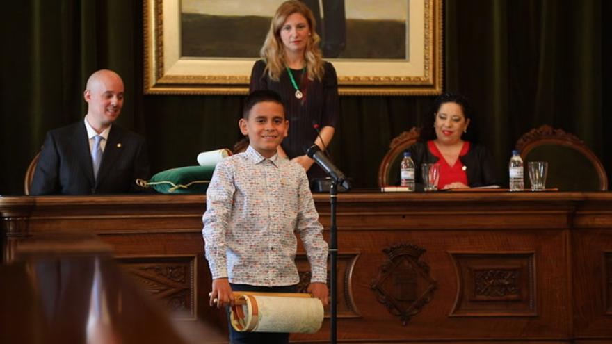 El pregonero infantil Marc Osorio entona su pregón - El Periódico ...