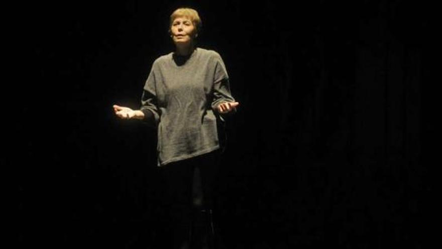 Amalia Gómez protagoniza en el Colón una historia de maltratos