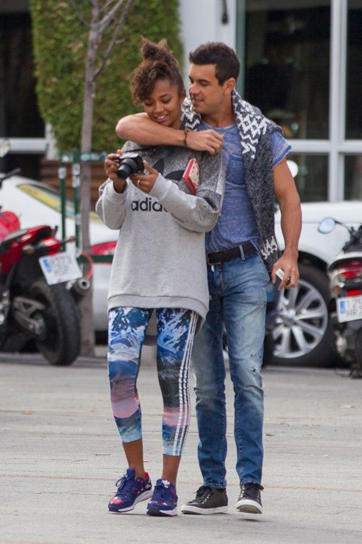 Mario Casas y Berta Vázquez, dos tortolitos por Madrid - Cuore