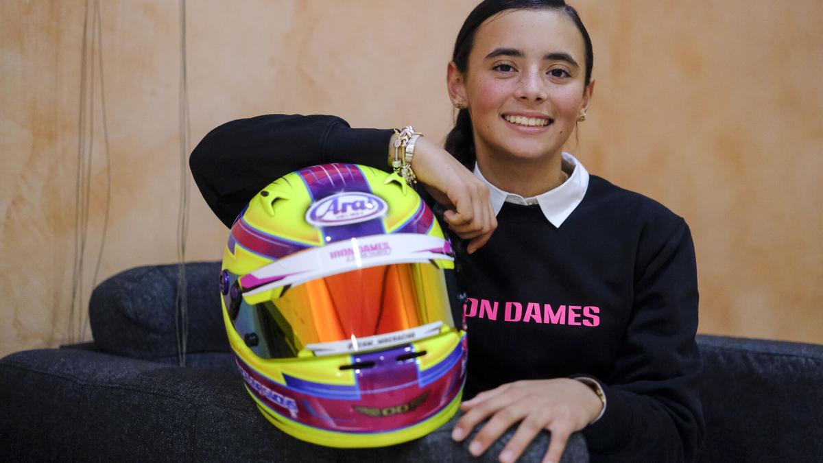 ANGELINA SIMONS MOTOR: El interés del género femenino en el ...